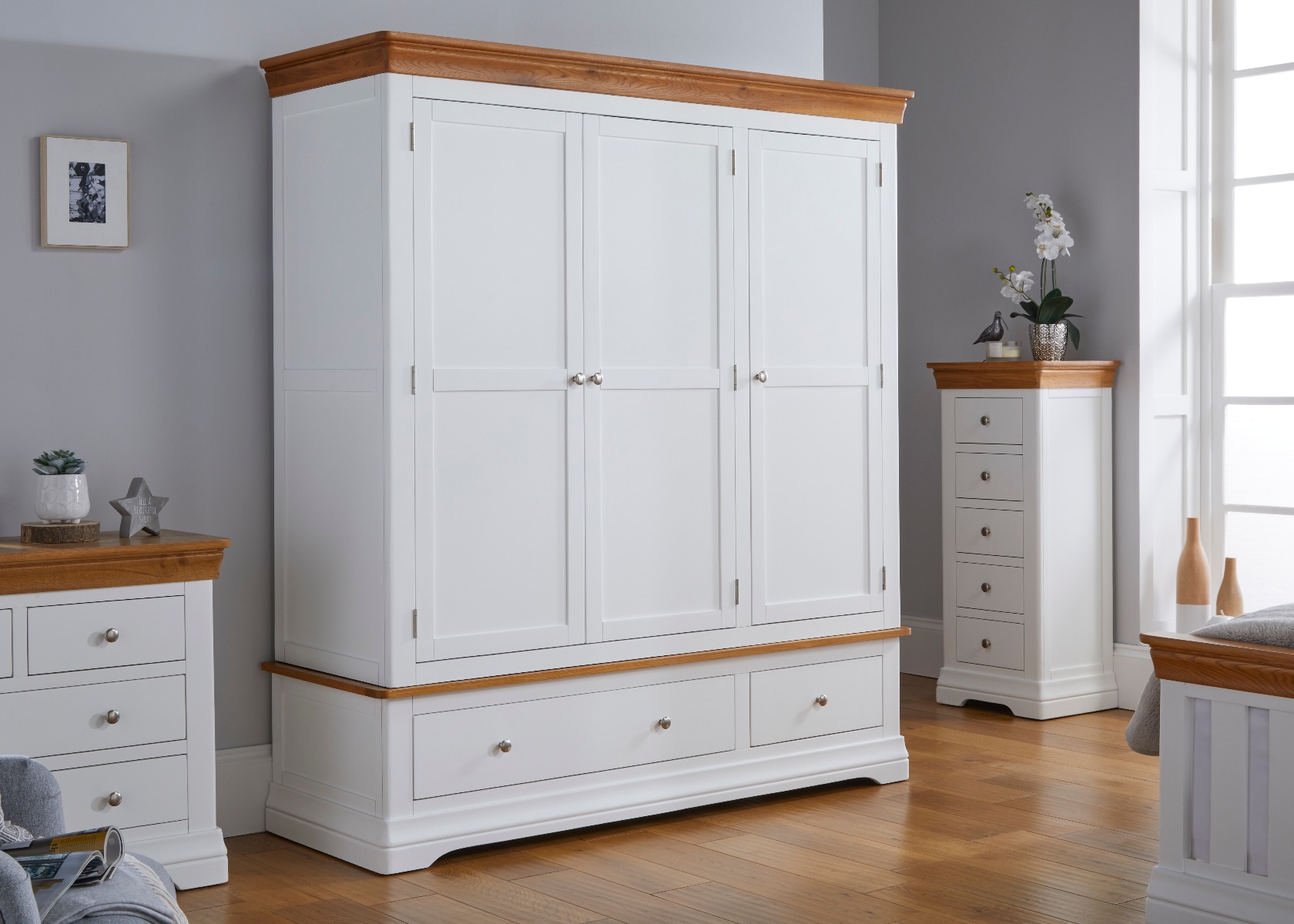 Farmhouse White Painted 3 Door Triple Oak Wardrobe - Free Delivery ...